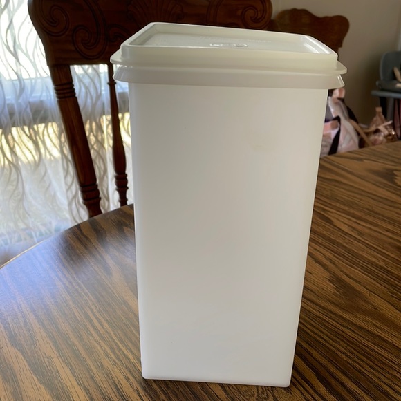 Tupperware | Kitchen | Vintage Tupperware Cracker Storage 314 | Poshmark